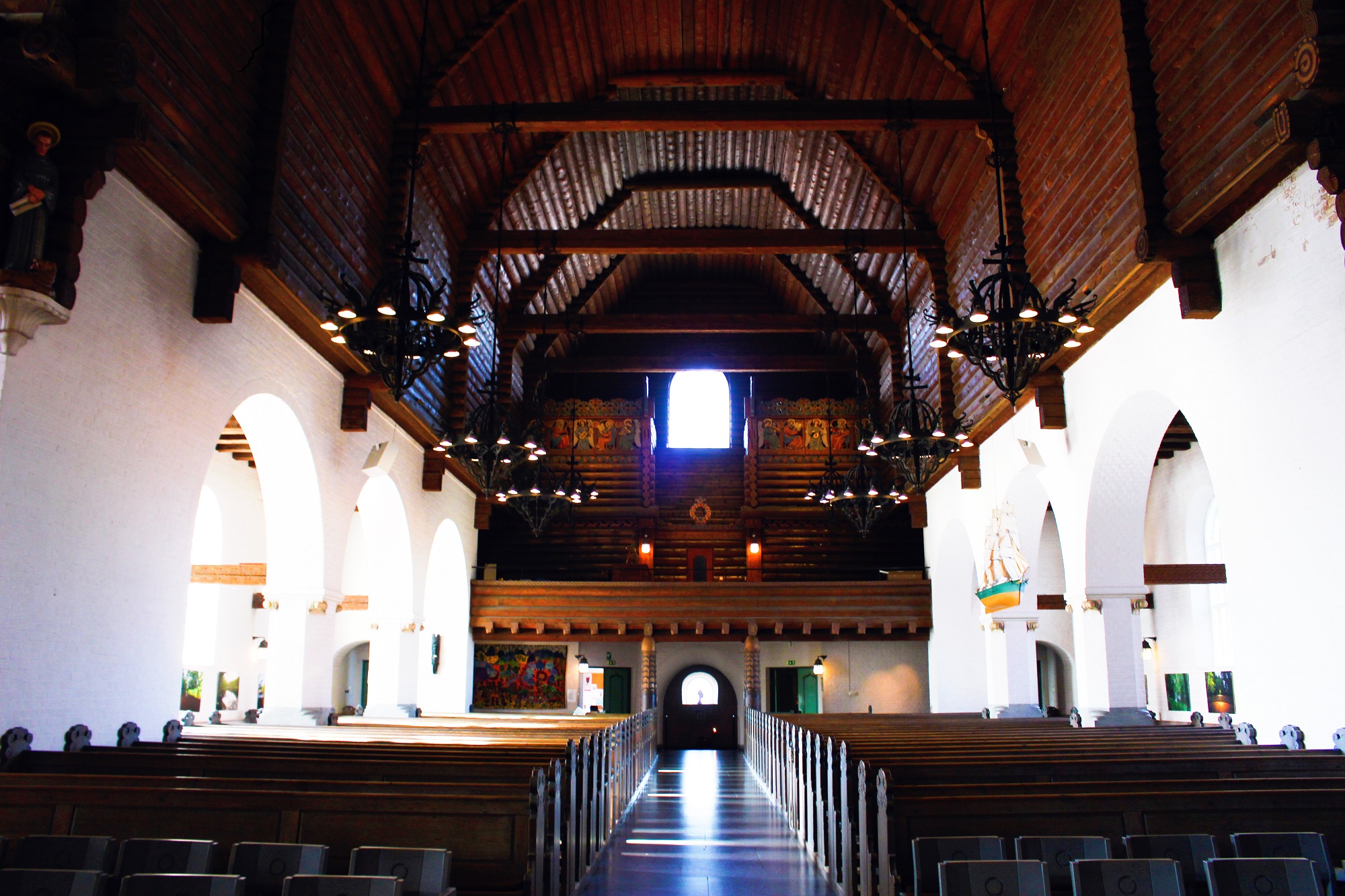 まるで船の中!?スウェーデン・ヨーテボリのマストフッグス教会(Masthuggskyrkan) - GOTRIP!