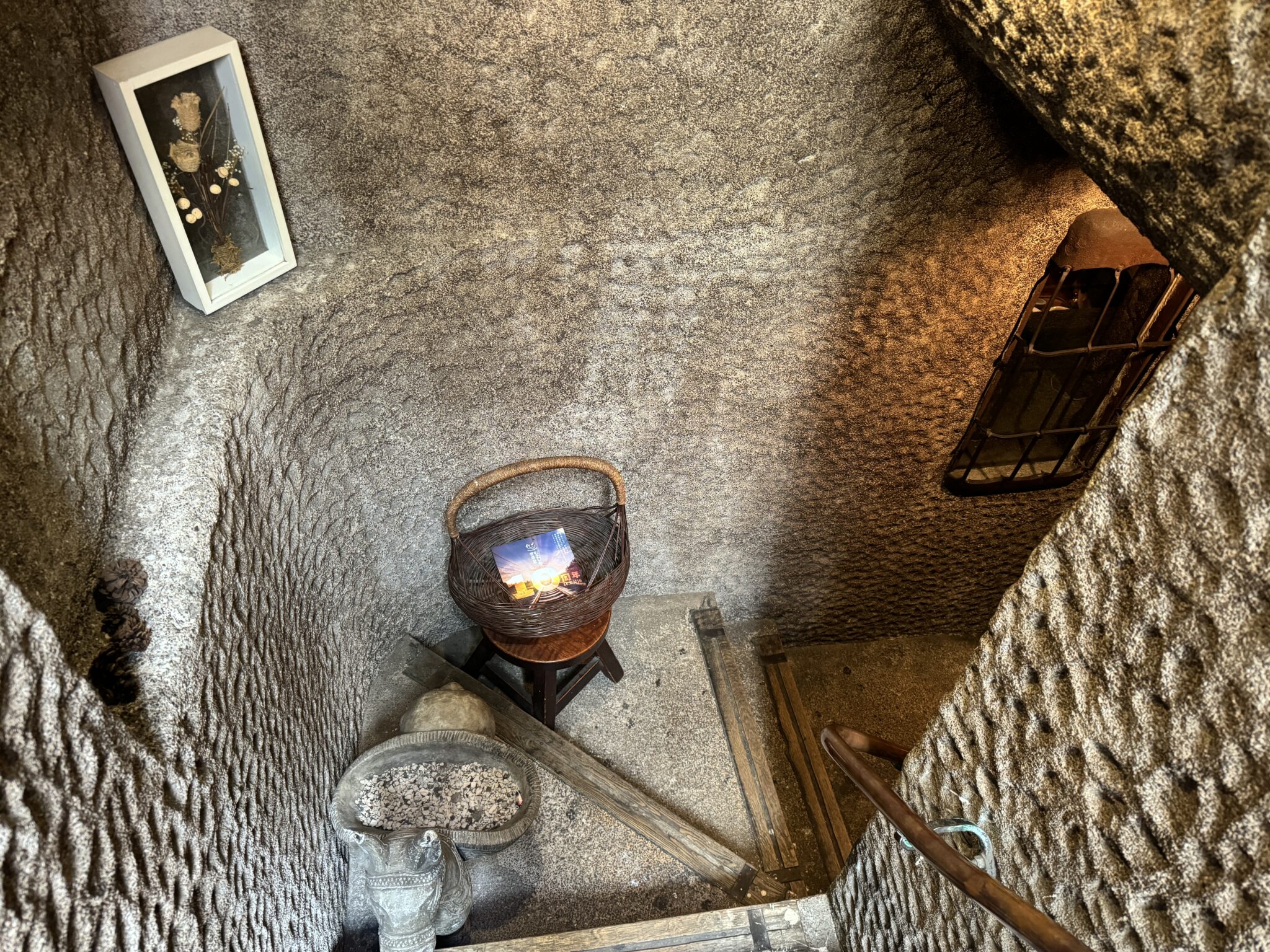 【日本カレー紀行】非日常的な空間で味わう爽やかな癒しのカレーとは？ / 東京都武蔵野市吉祥寺の「COFFEE HALL くぐつ草」 - GOTRIP!