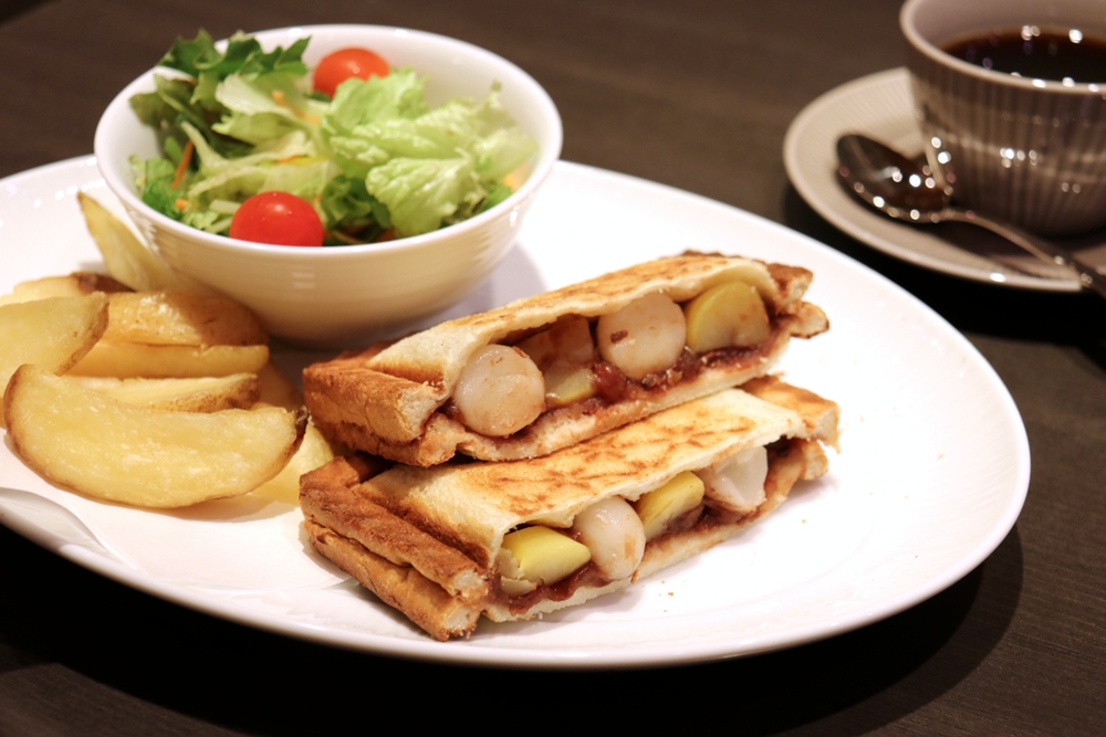 JR名古屋駅に「喫茶 ボン・ヴォヤージュ」が復活。名物スイーツ「シャチボン」も！ - GOTRIP!